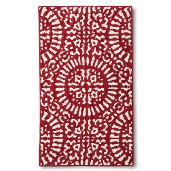 Threshold | Kitchen | Nwt Threshold Set Of 2 Kitchen Rugs In Red ...